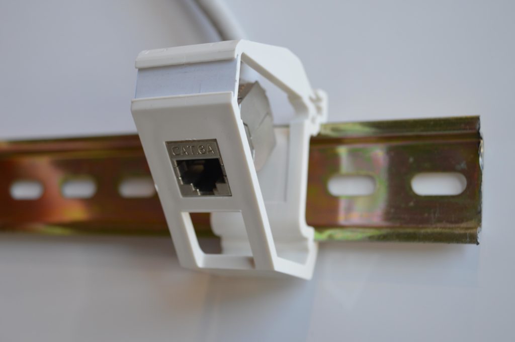 Break installation limitations with the Premium-Line DIN Rail Adapter