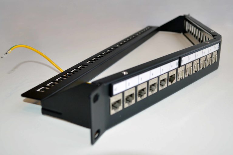 Premium-Line Angled Modular Patch Panel